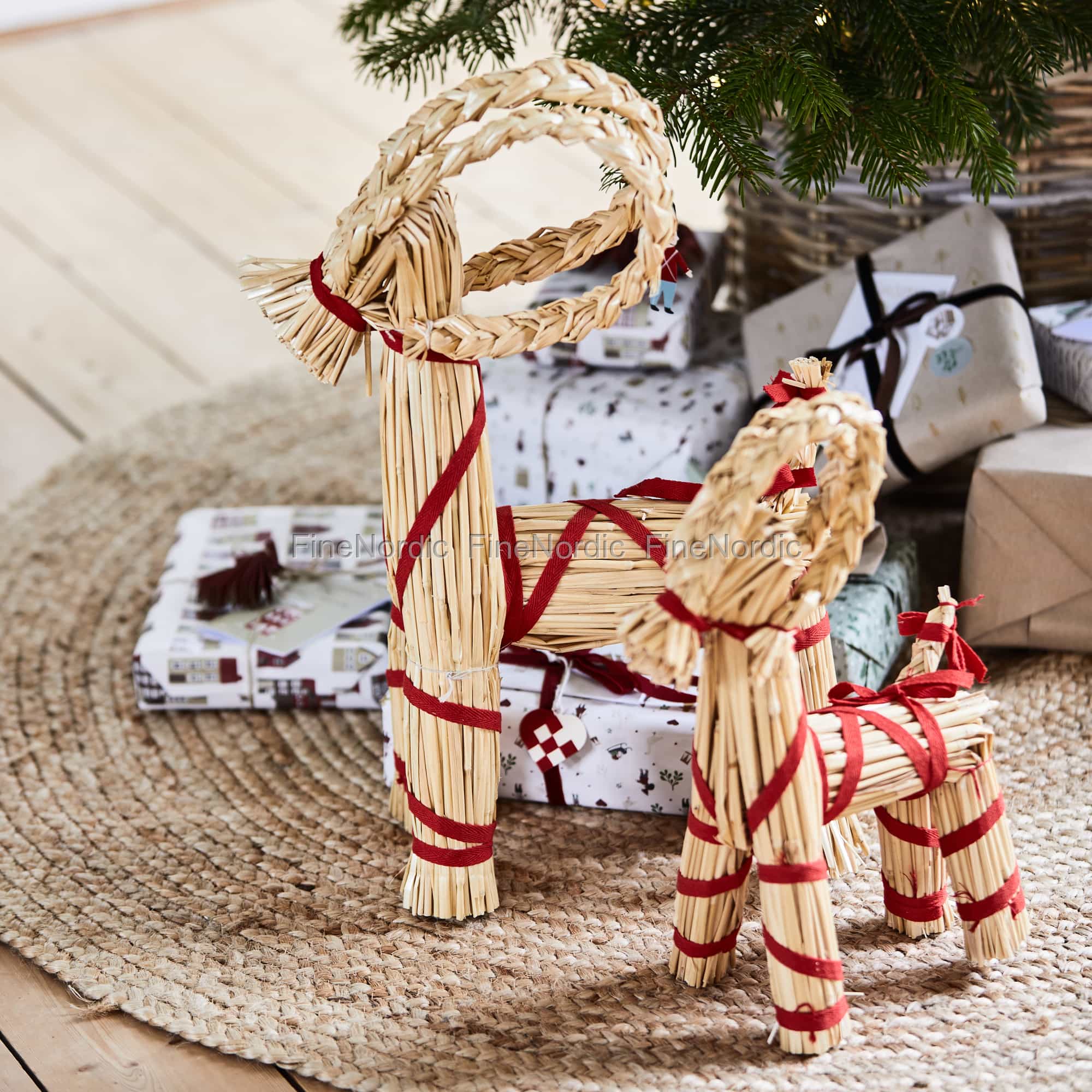 Ib Laursen Julbock med Rött Band Stor